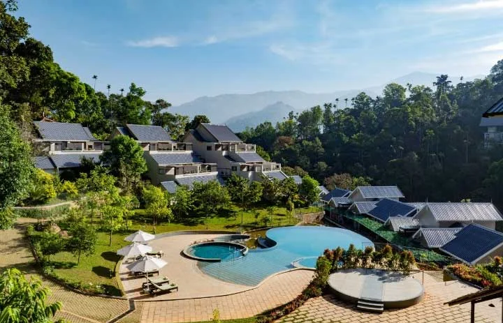 Munnar and Alleppey Tour with Taj Hotels